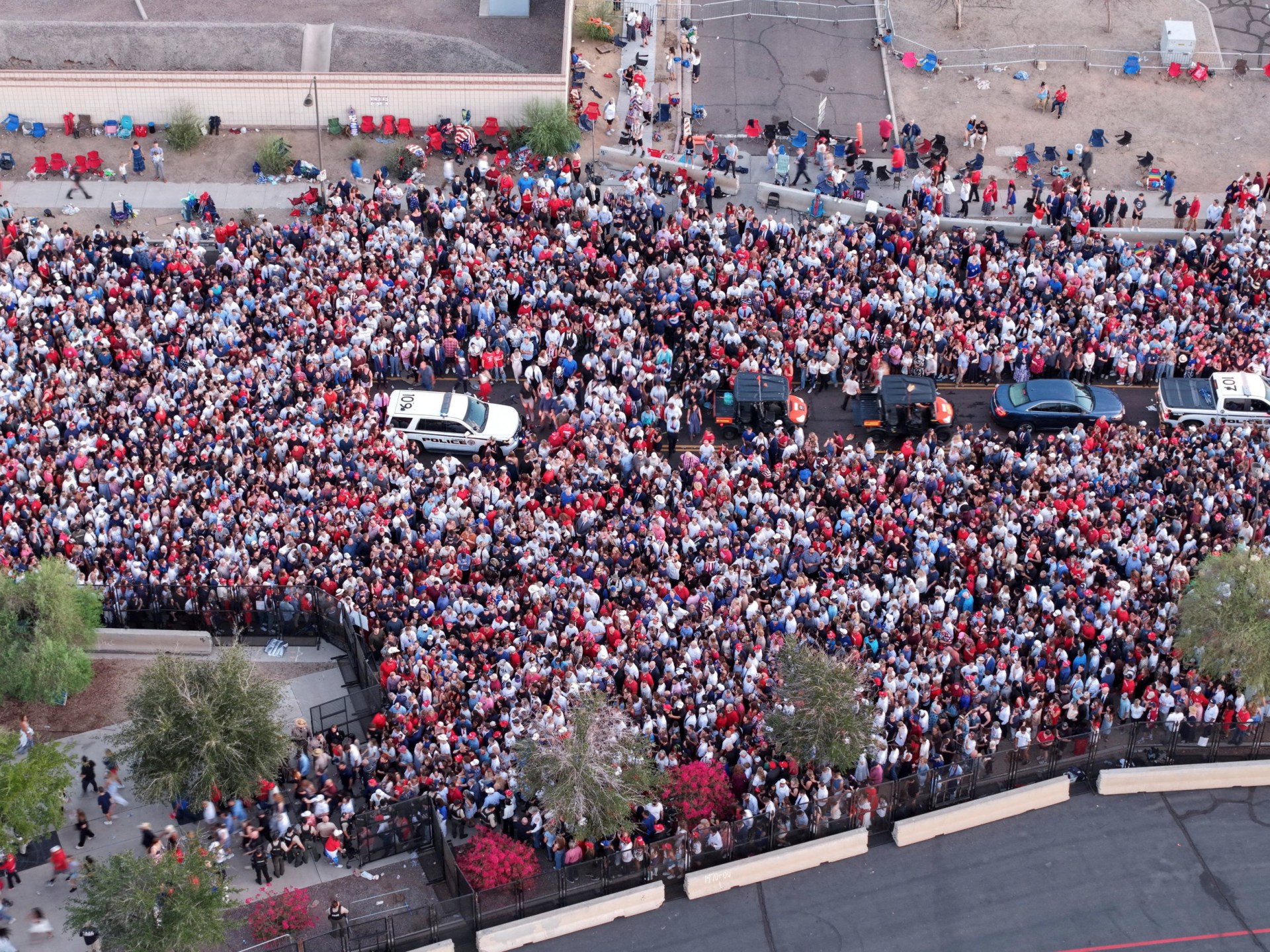 Thousands attend Charlie Kirk funeral in Arizona