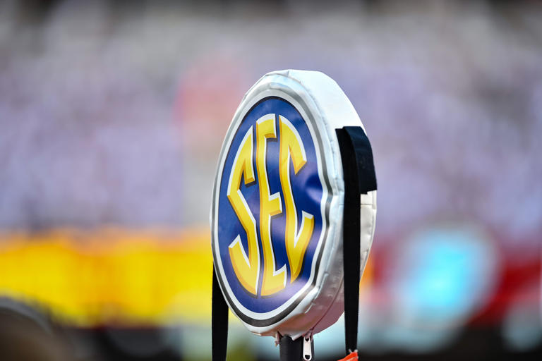 Fans and Analysts react to Texas A&M’s SEC annual rivals in new nine ...