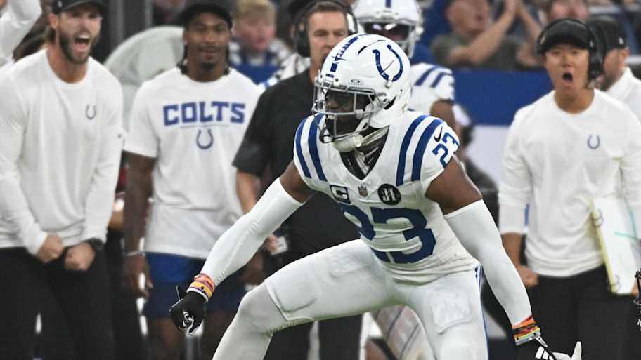 WATCH: Colts' Kenny Moore Takes Cam Ward's Pass for Six