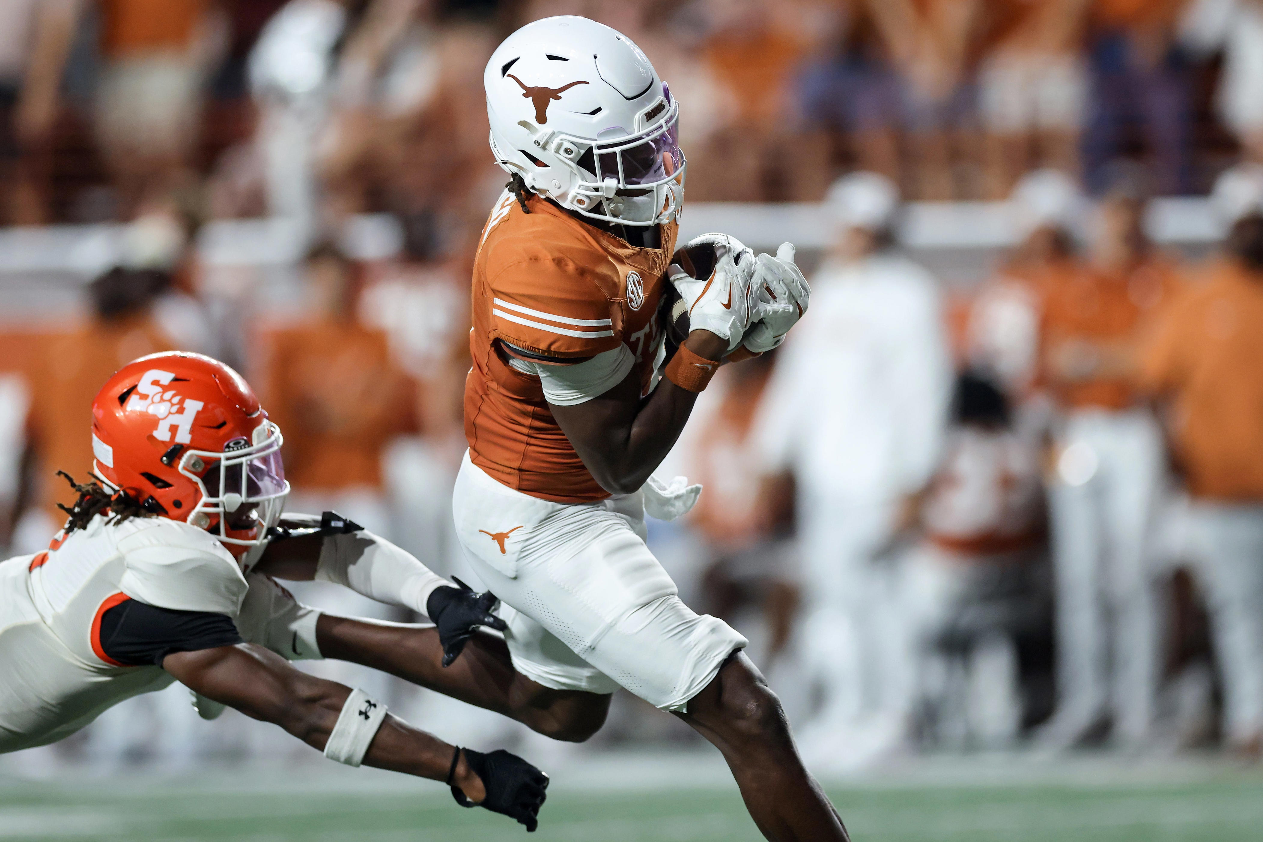 Texas Football WR Ryan Wingo breaks out against Sam Houston State