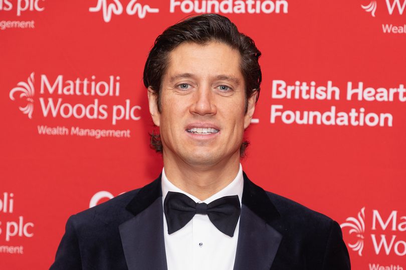 Vernon Kay bombarded with 'tonne of grief' after huge mishap live on air