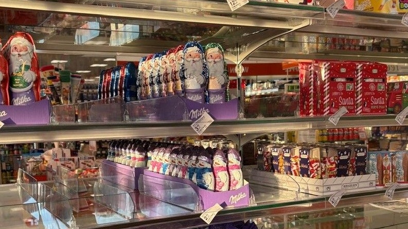 Drogerie in NÖ verkauft bei 30 Grad Schoko-Nikolos