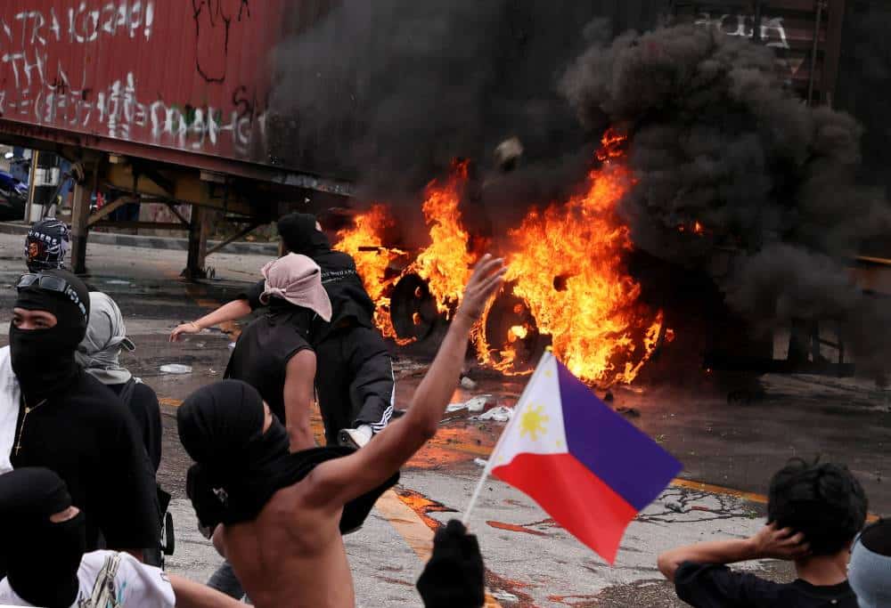 Bayan condemns cops’ ‘violent response’ to young Mendiola protesters