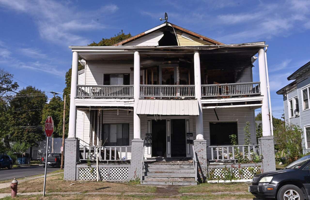 7 residents displaced in Lansingburgh blaze