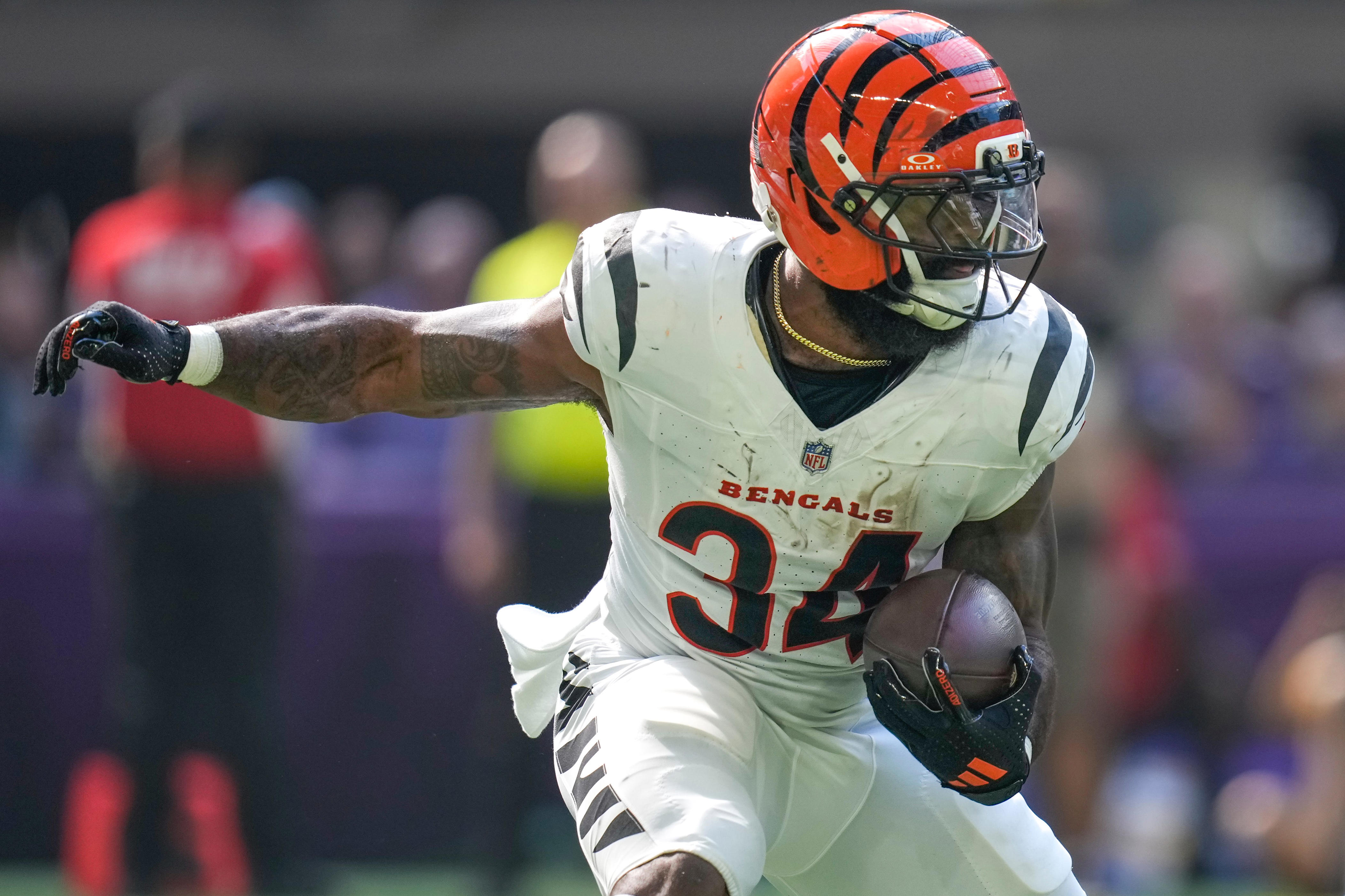 Bengals running back Samaje Perine injures ankle, return doubtful vs ...