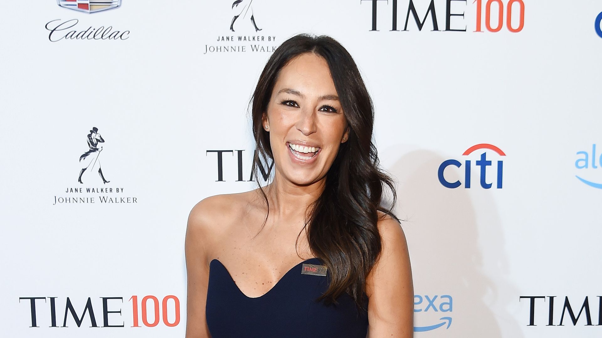 Joanna Gaines shows off her 80s hair transformation — fans have thoughts