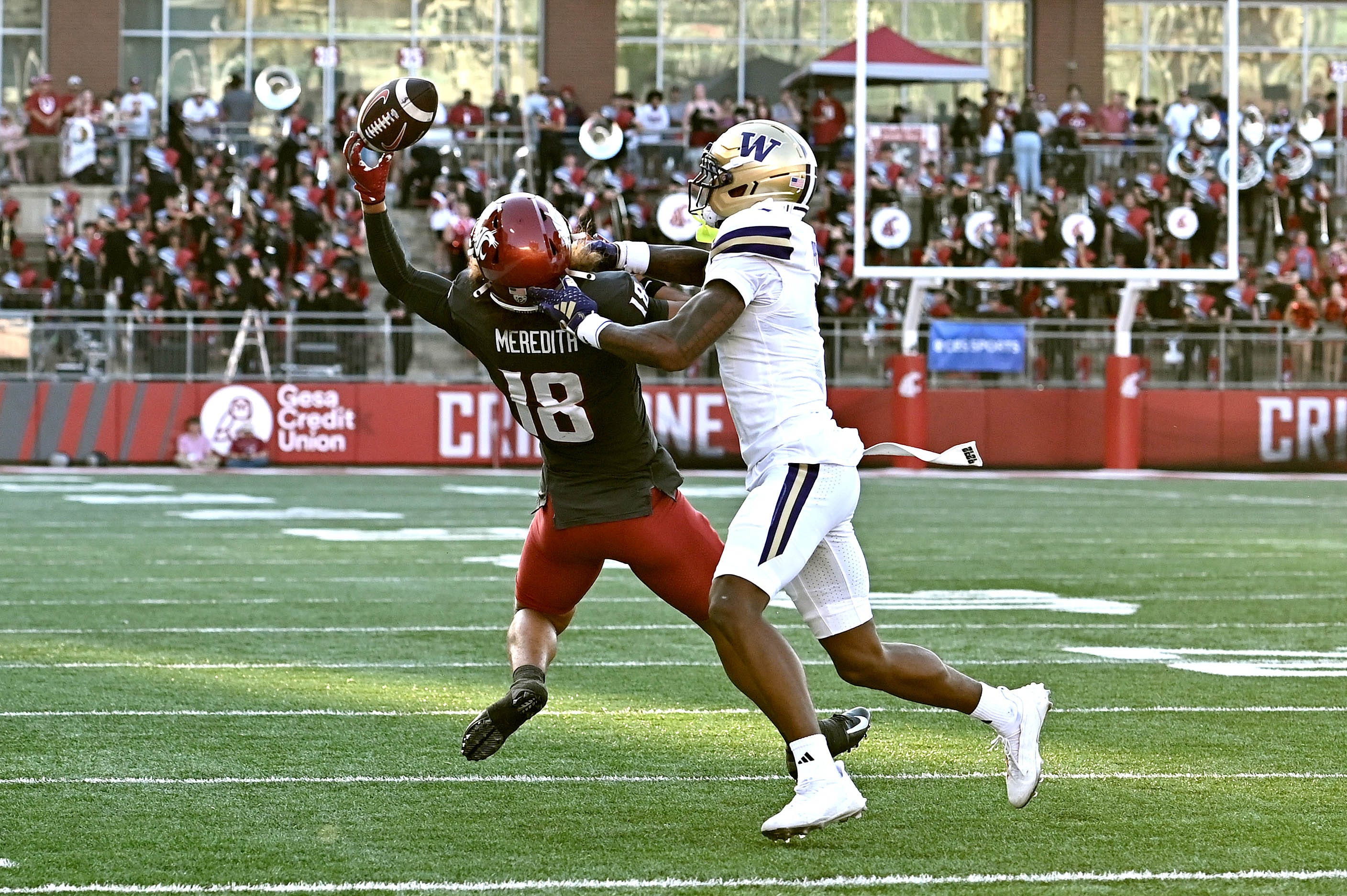 Washington football linebacker Deven Bryant to enter transfer portal