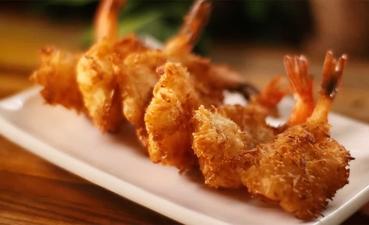 I made crispy coconut shrimp! You should try it 🍤