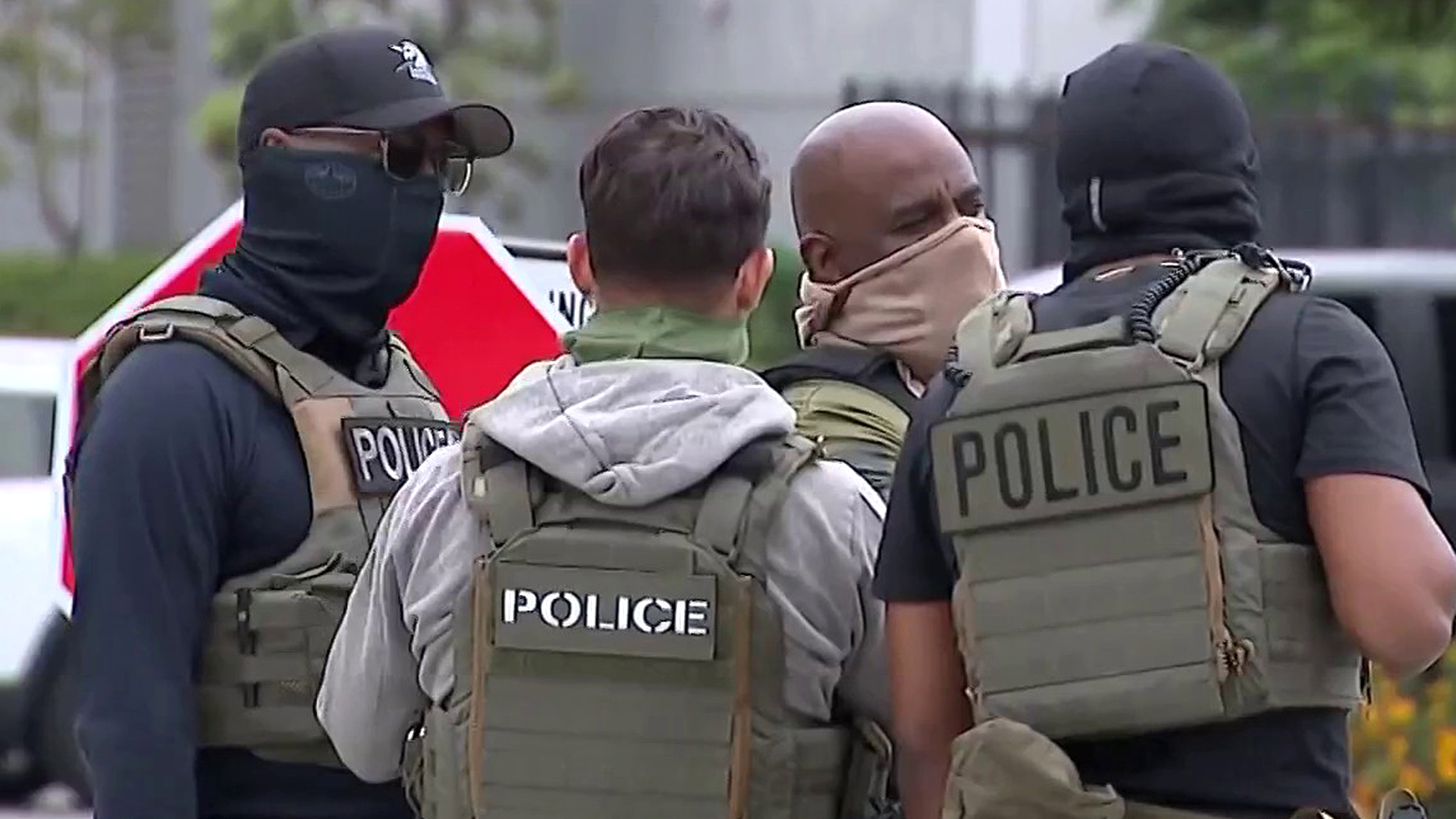 California Bans Federal Agents From Wearing Masks in the State