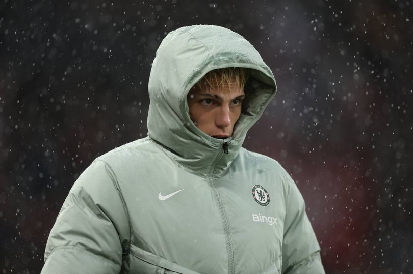 Alejandro Garnacho's response to clash with Man Utd supporter and ...