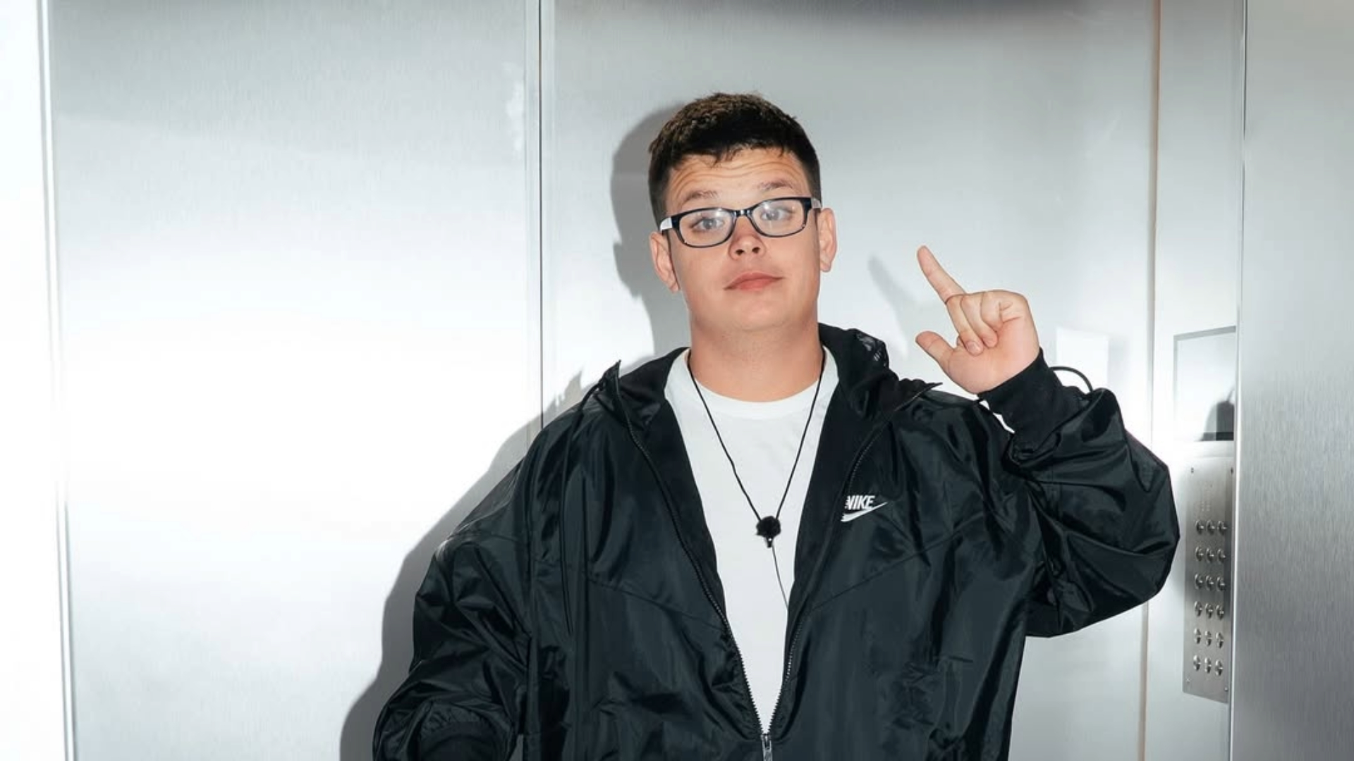 Inside: USA season 1 episode 4 recap: Suspicion surrounds Sketch's ...