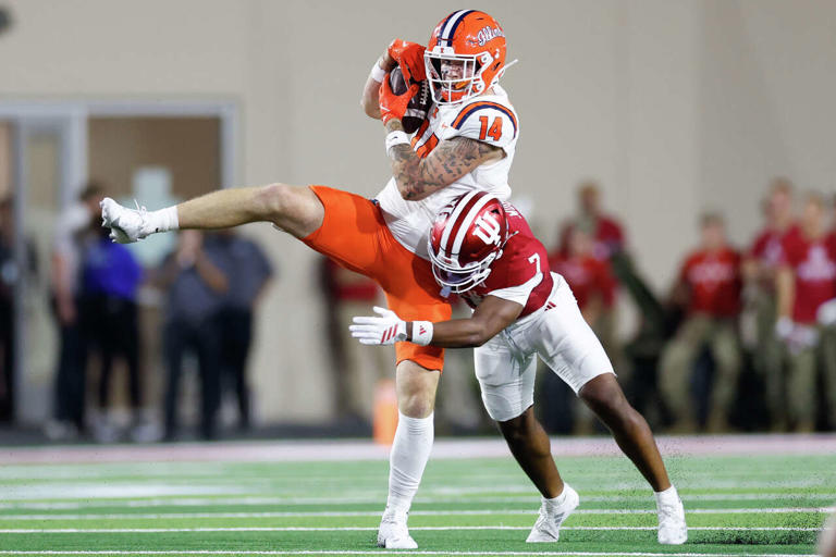 Illinois vs. USC Trojans football betting odds, point spread