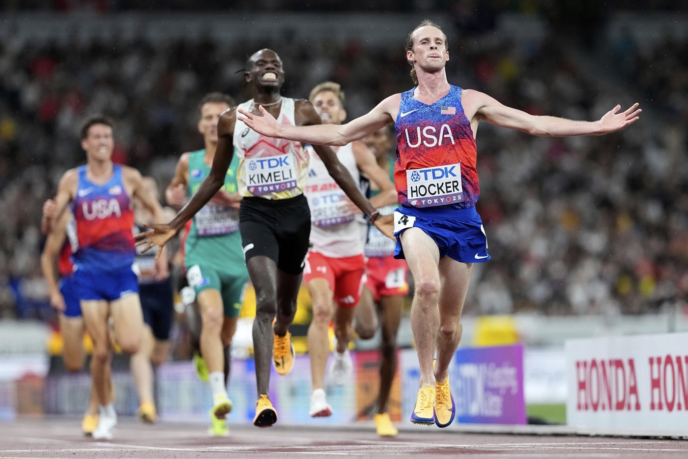 Cole Hocker gets to race and gets his gold in worlds 5,000 meters