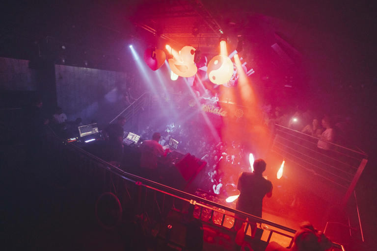 Freshers 2025: Student revellers enjoy first night in Portsmouth as The ...