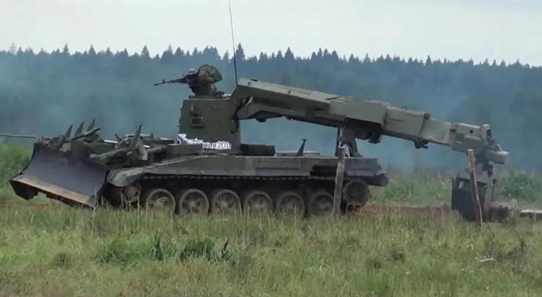 Ucraina, distrutto il "terminator cingolato" russo anti-radiazioni: è ...