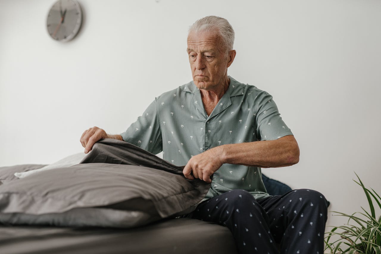 Is it aging or dementia? 9 behaviors that could signal trouble