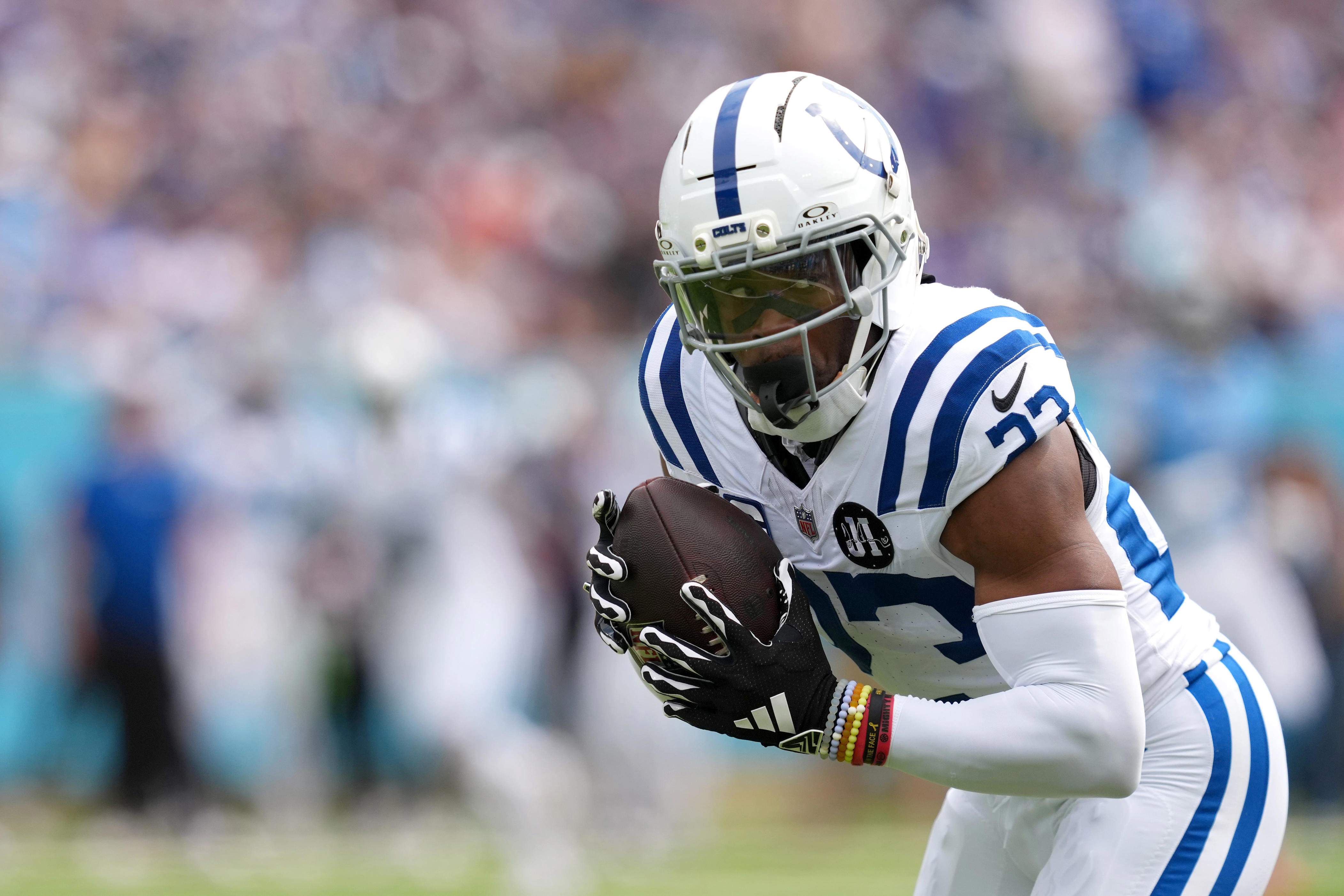 Colts CB Kenny Moore leaves game vs Titans with calf injury