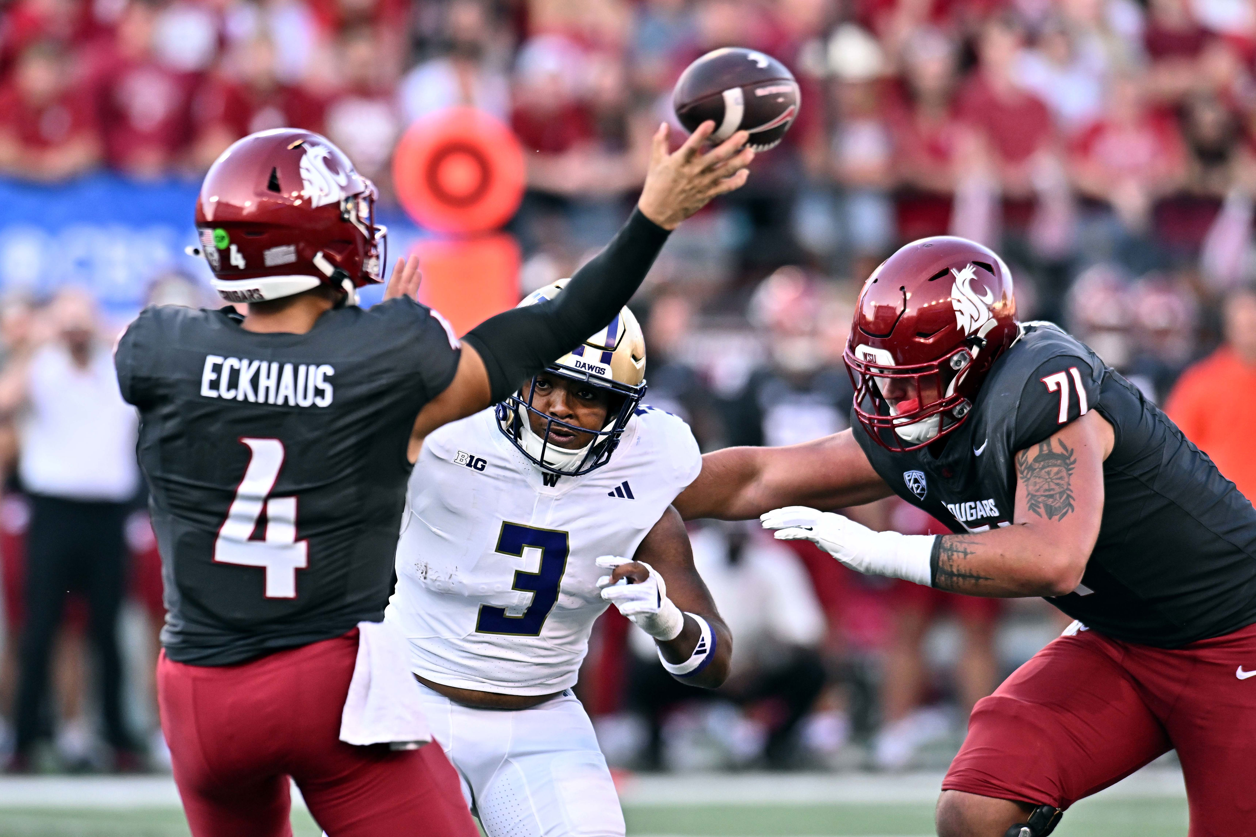 Washington football LB suffers apparent leg injury in blowout win over ...