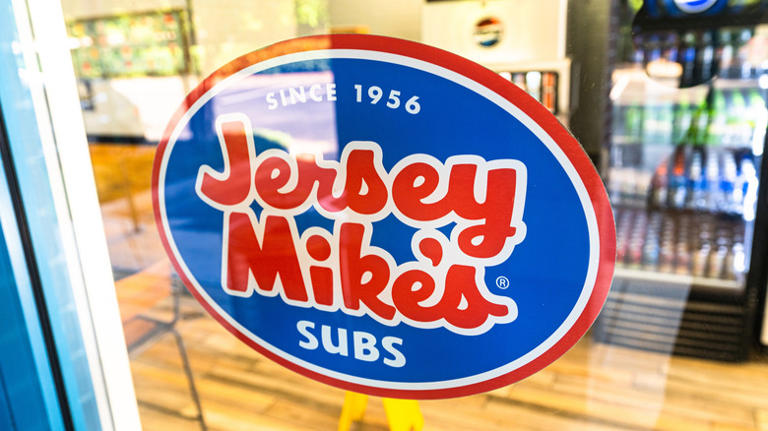 Why You See So Many More Jersey Mike's Shops Than Jimmy John's
