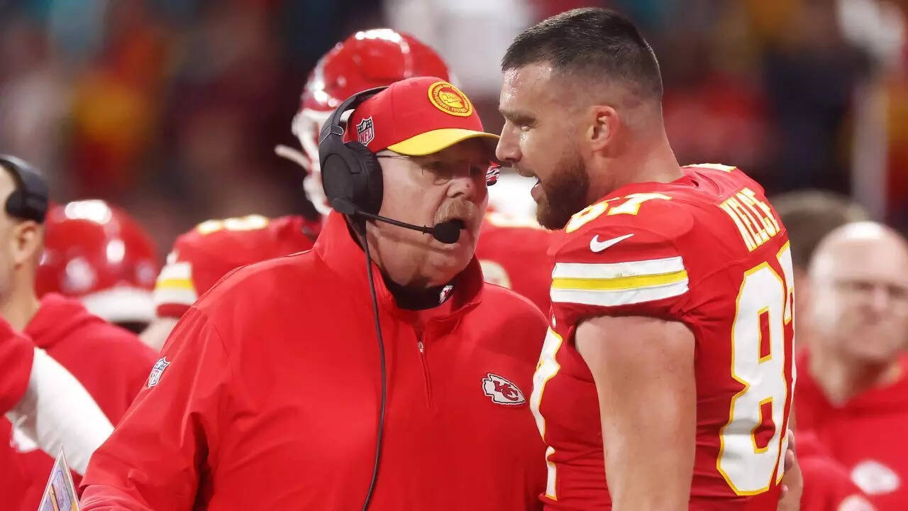 Chiefs’ Travis Kelce and Andy Reid get into fiery sideline argument on ...