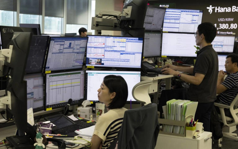 Asian shares mixed as bonds, oil ease on Trump’s Iran comments