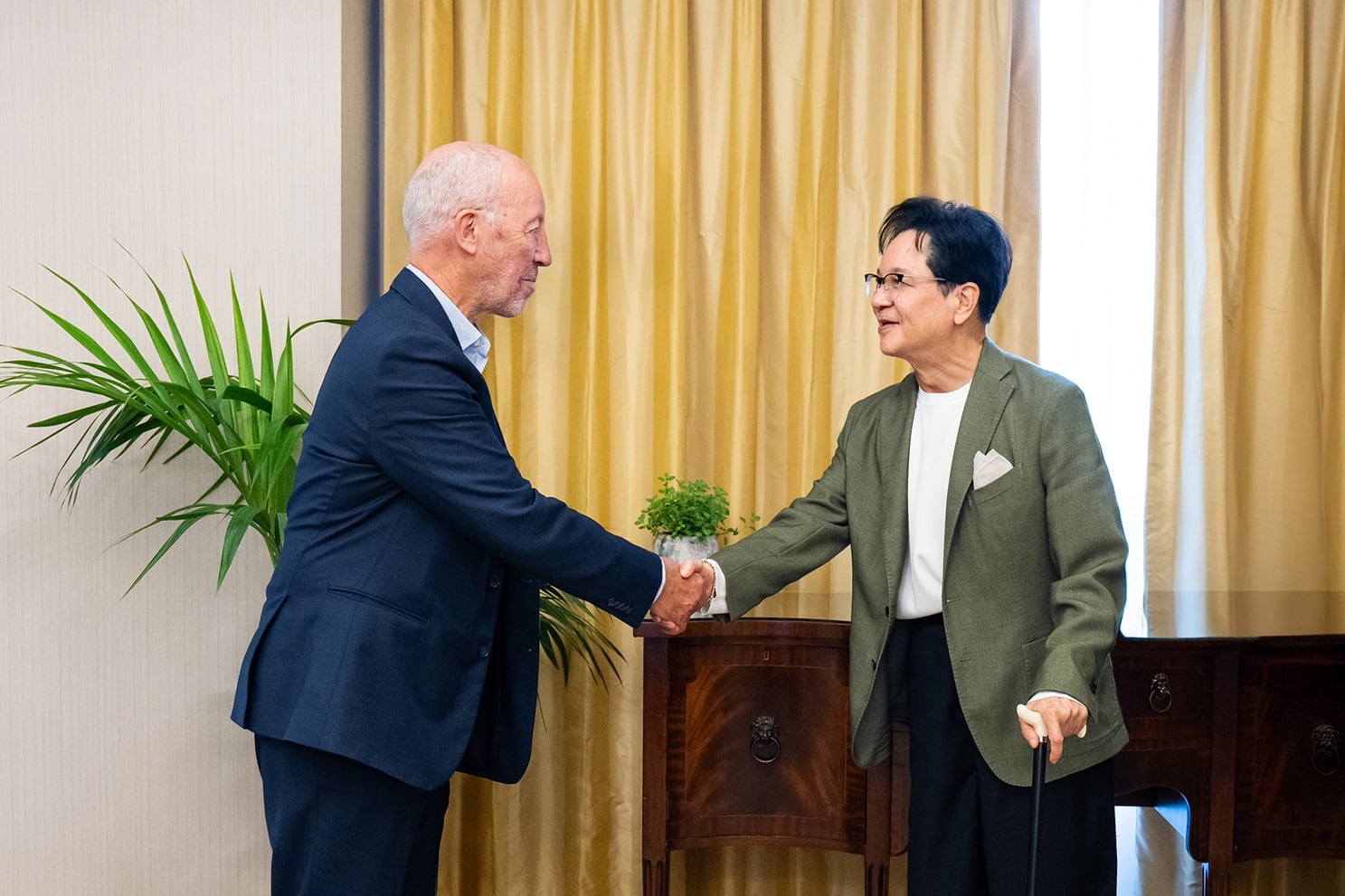 CJ Group Chairman Lee Jay-hyun Visits London to Expand in Europe