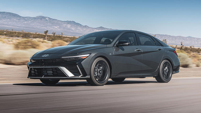 2025 Hyundai Elantra vs 2025 Nissan Sentra: Which One Is Right For You?