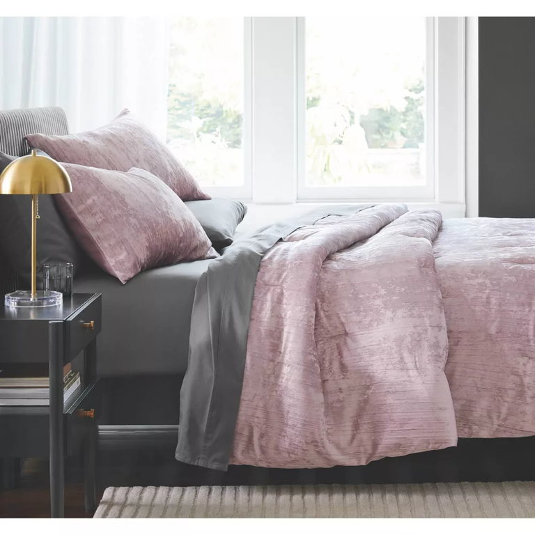 If A Perfect Bed Setup Is Your Number One Priority, You'll Love These ...