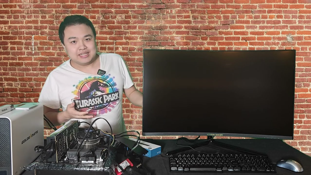 This Curved Monitor Has An Interesting Type Of Display Tech