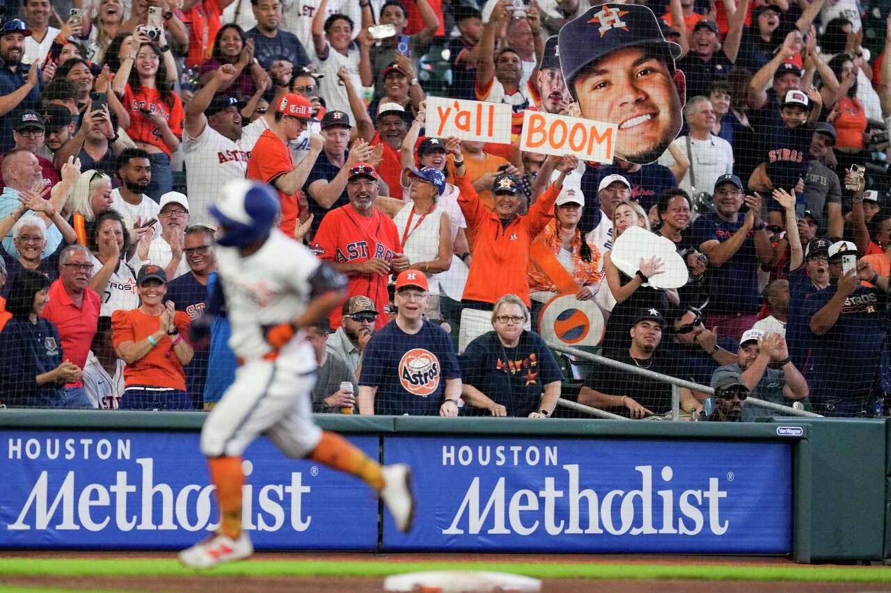 Astros to top 2.7 million in attendance for 13th time in franchise history