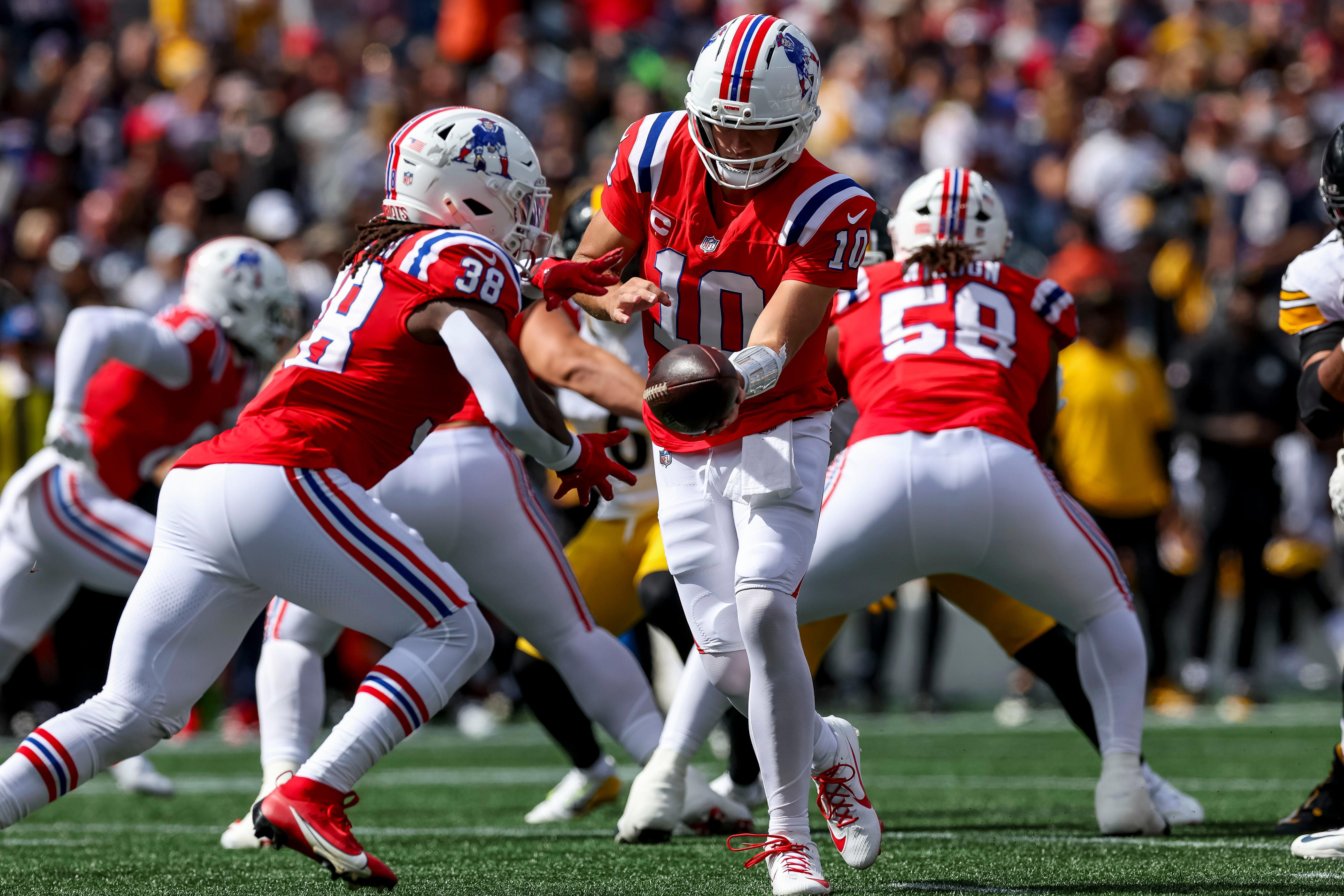 Patriots define 'bad football,' but Steelers still nearly lets it slip away