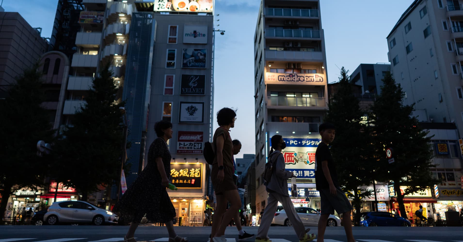 Asia markets trade higher amid holiday-thinned trade; gold and silver ...