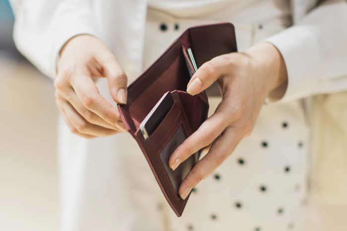 "It Stays With You": People Who Grew Up Poor Are Sharing Things That ...