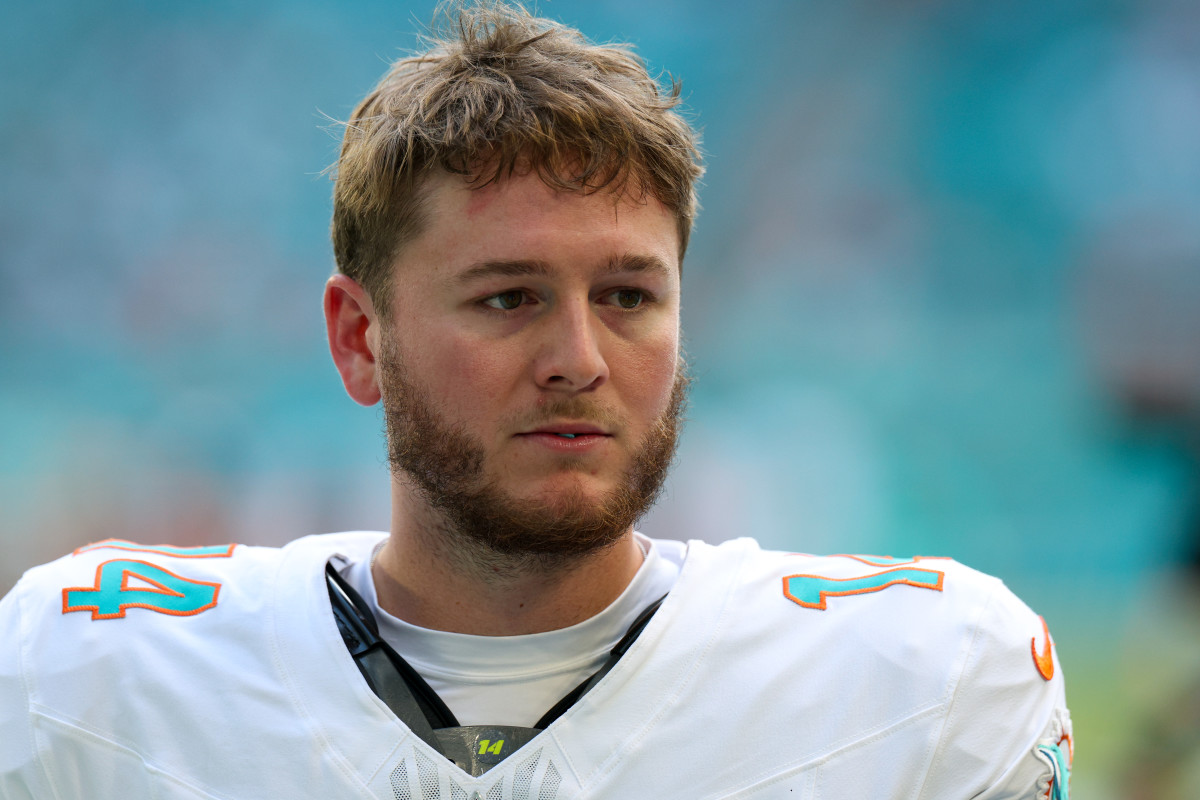 Quinn Ewers Makes Appearance at Unexpected College Football Game