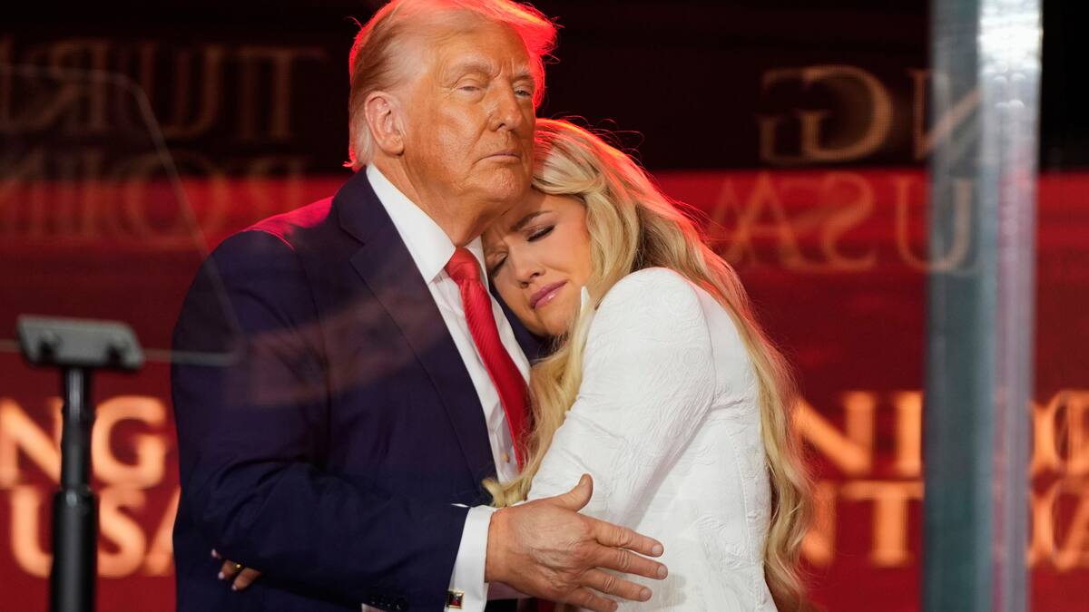 Donald Trump herzt Witwe bei Trauerfeier für Charlie Kirk (†31): «Seine ...