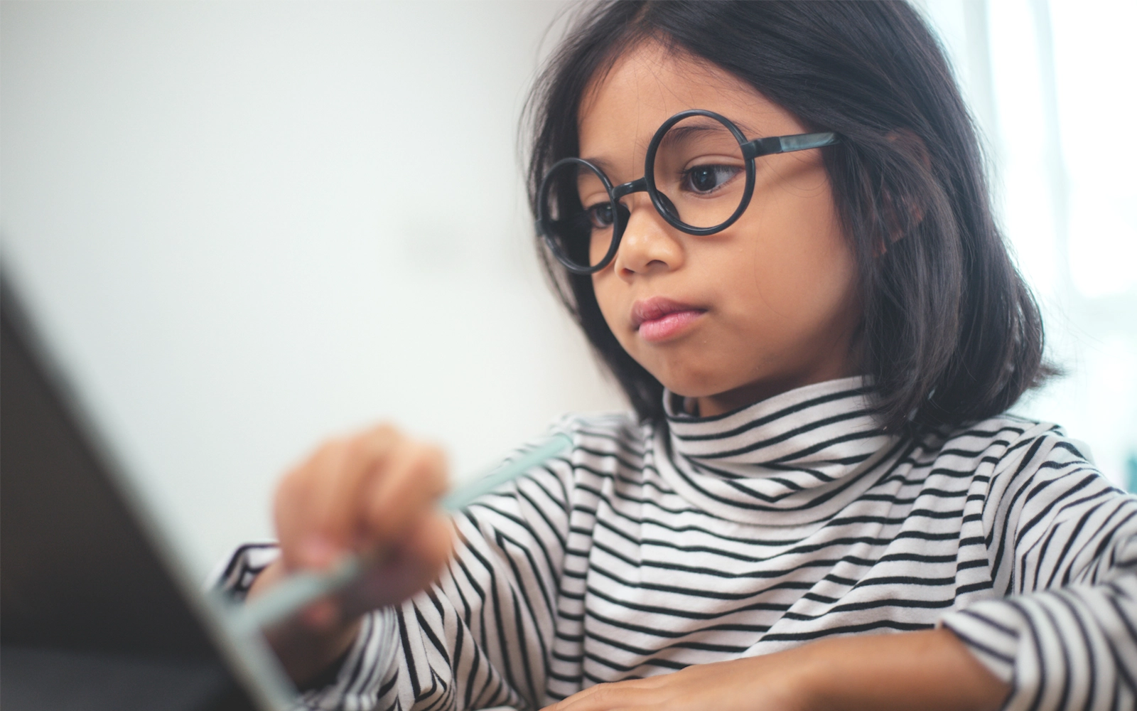 Use of digital devices can affect children’s eyesight