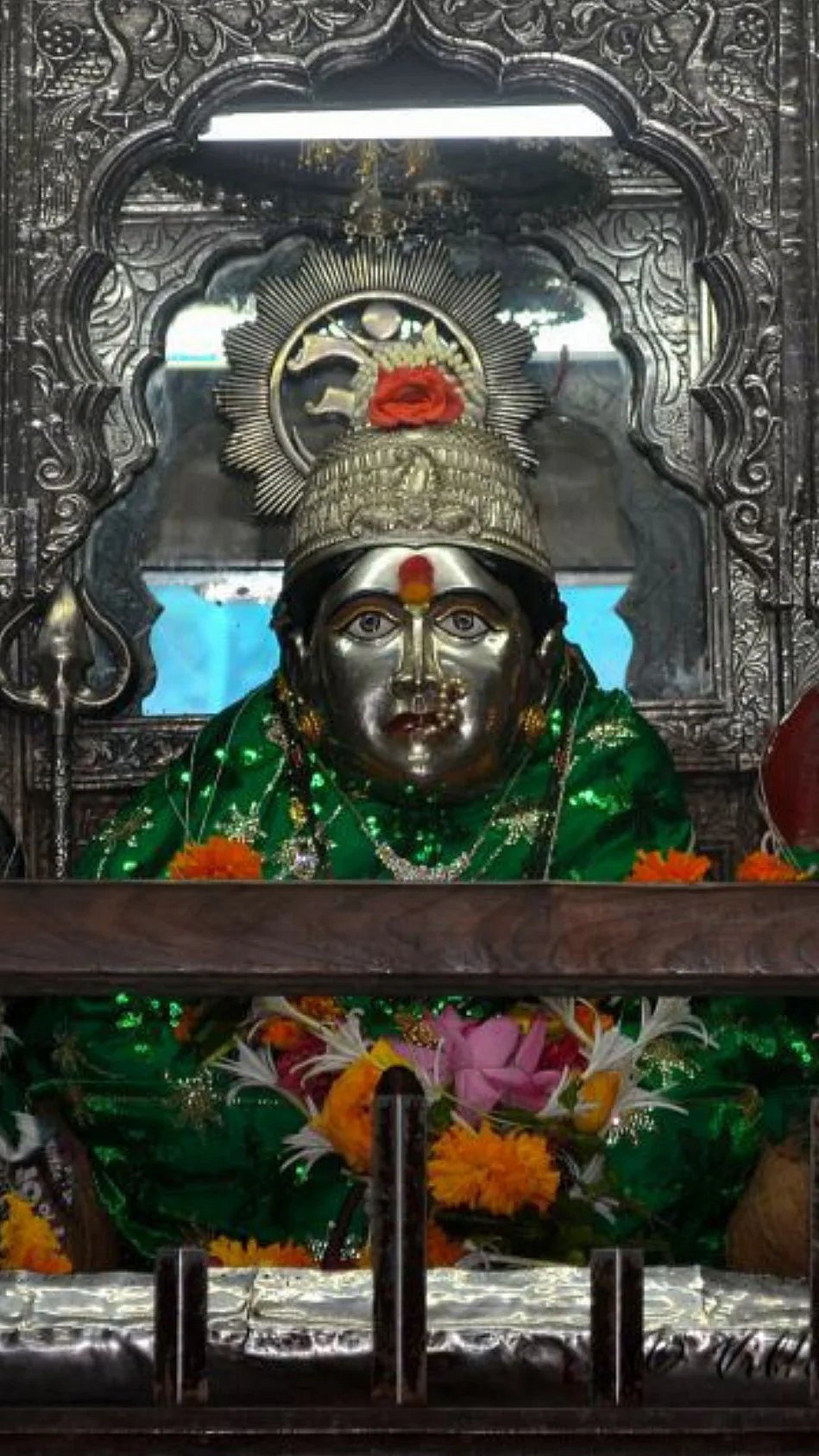 Shardiya Navratri 2025: 7 Must-Visit Devi Temples In Mumbai During This ...