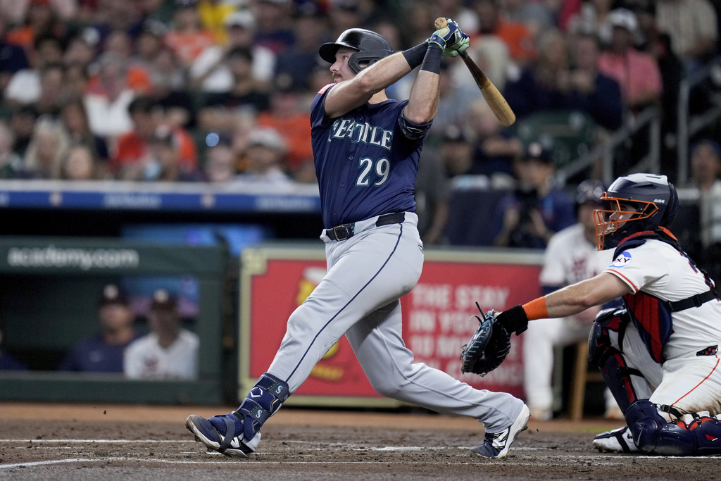 Mariners slugger Cal Raleigh hits MLB-leading 58th home run against Astros