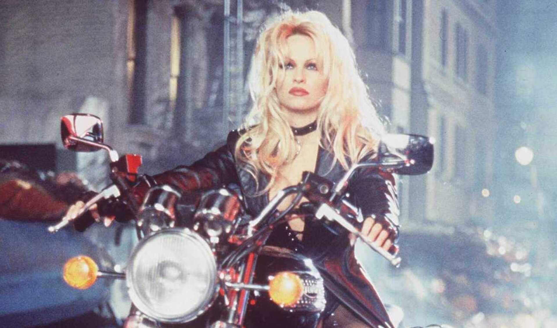 'Barb Wire': Pamela Anderson's bizarre movie