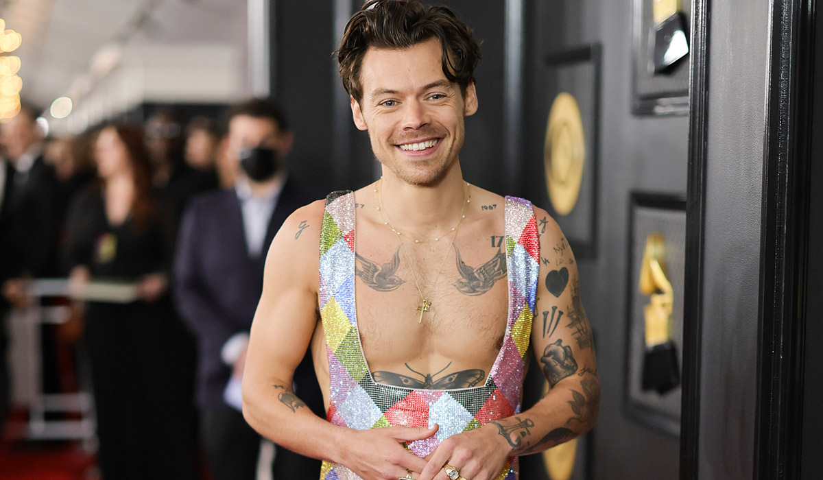Harry Styles surprises onlookers as he runs Berlin marathon in under ...