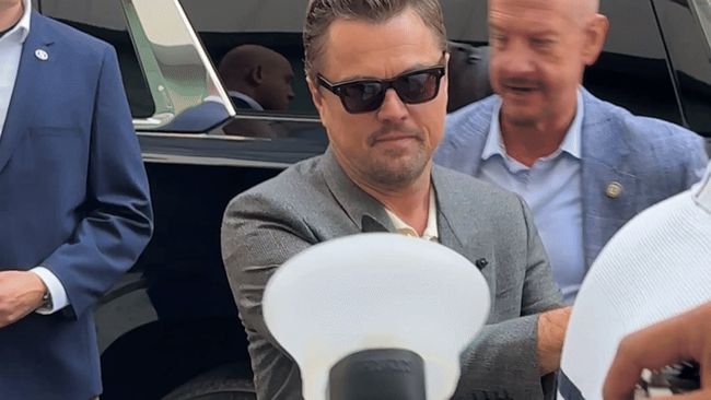 Leonardo DiCaprio Signs Autographs Before Screening of New Film
