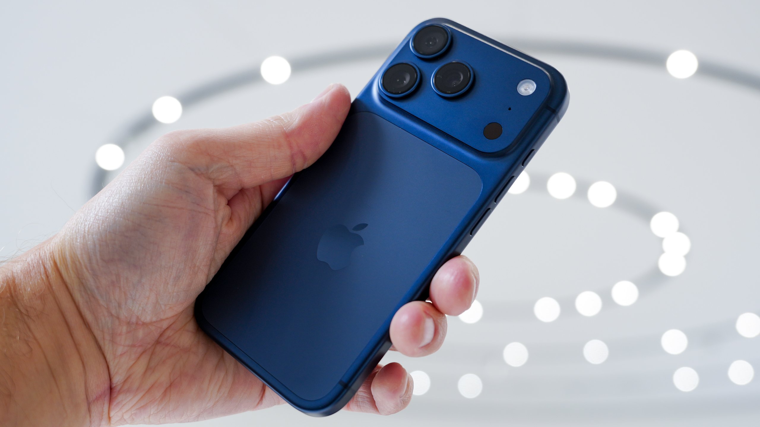 iPhone 17s Are Getting Scratched. Buyers Aren't Happy