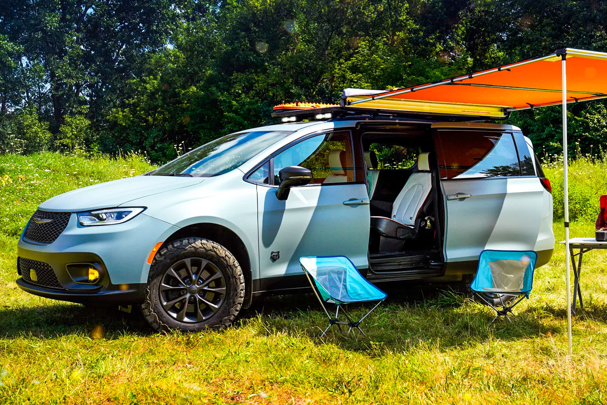 Chrysler Created the Coolest Minivan You'll Ever See. It's Designed for ...