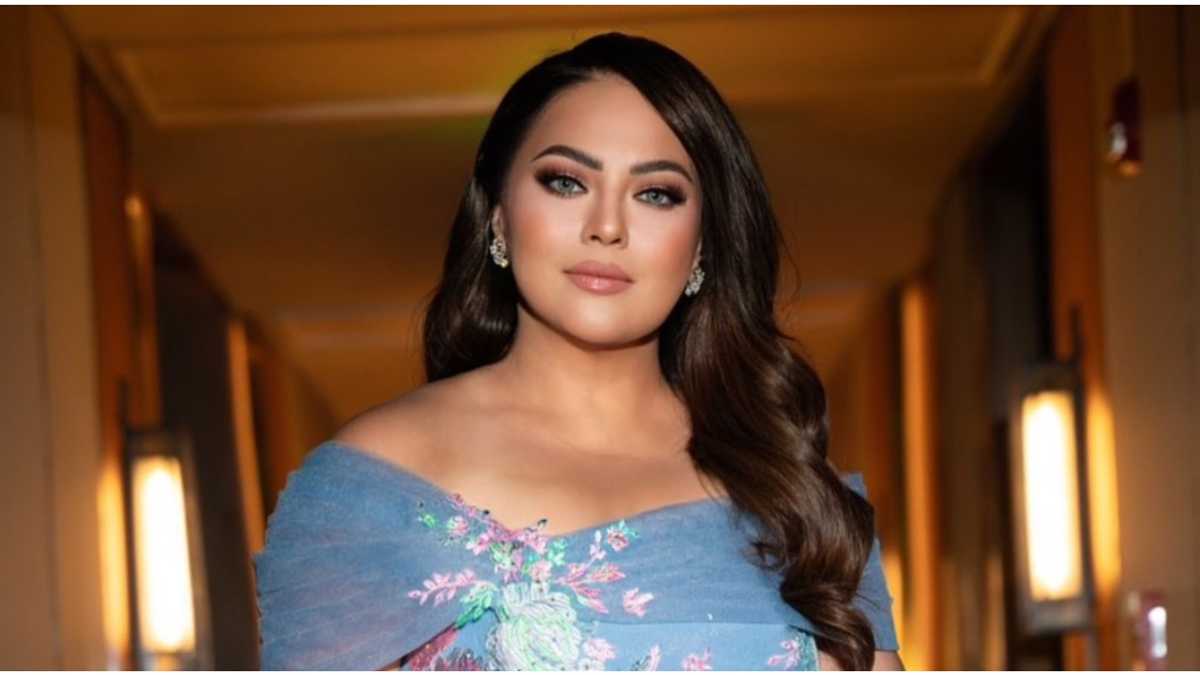 Karla Estrada joins protest, pens message on fighting corruption