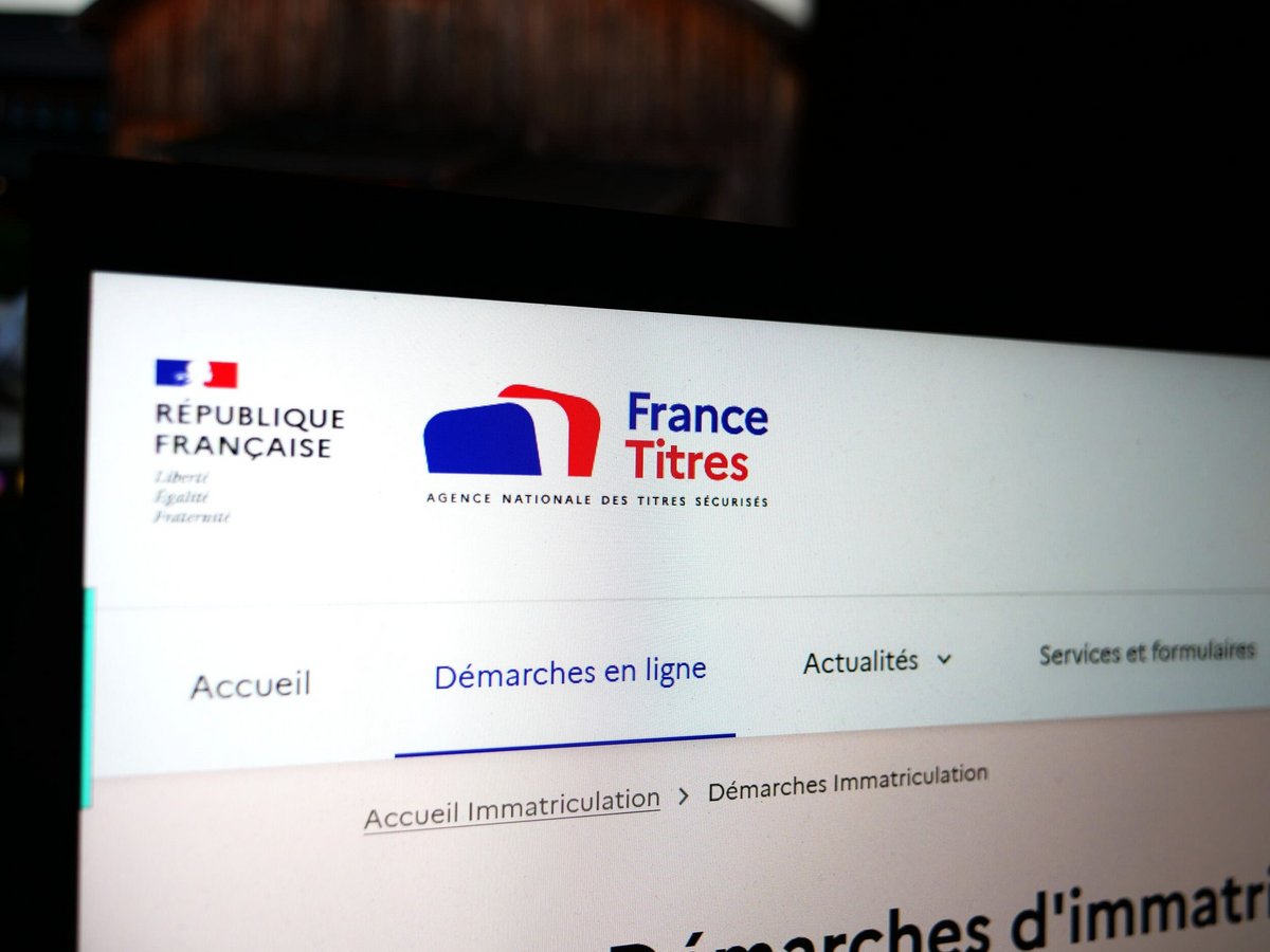 Le hacker qui dit vendre des bases de données géantes de l'ANTS et de ...