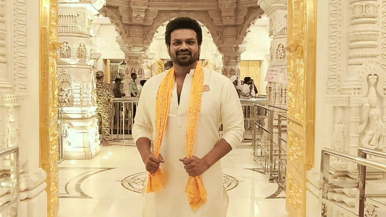 Mirai actor Manchu Manoj visits the Ayodhya Ram Mandir on the inaugural ...