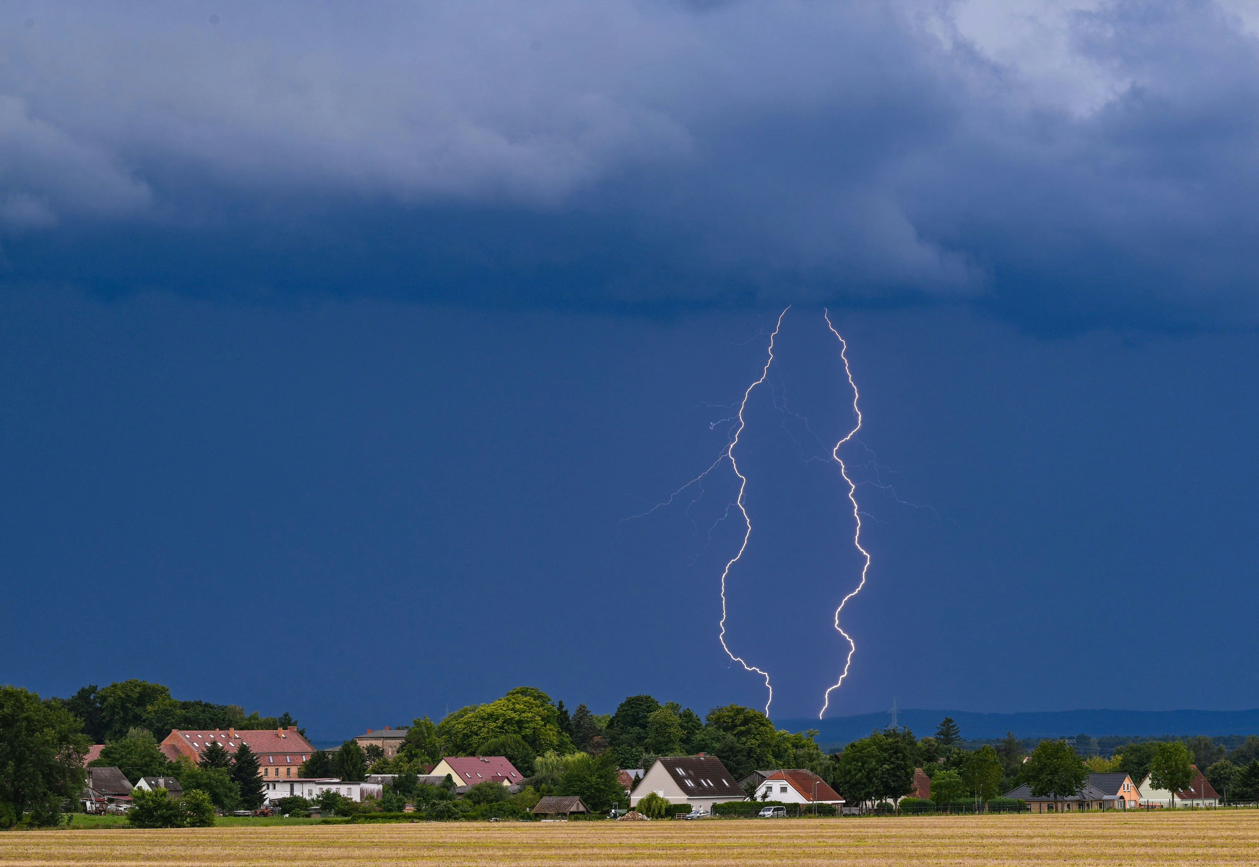 Fluten in Urlaubsregion: Schweres Unwetter zieht über Südfrankreich und ...
