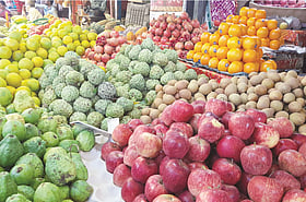 Navratri fruit demand in Pimpri: नवरात्रीनिमित्त फळांना वाढली मागणी