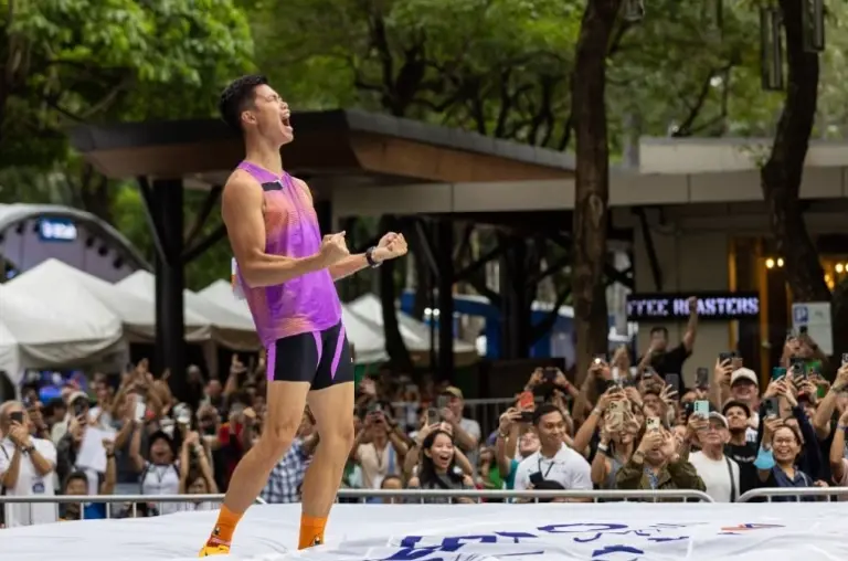 EJ Obiena Wins World Pole Vault Challenge in Front of Filipino Fans