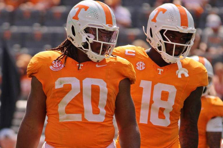 Tennessee football top 25 ranking in US LBM Coaches Poll Week 7